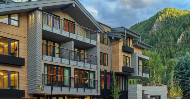 A Complete Guide to Aspen during Christmas - The Mountain Travelist