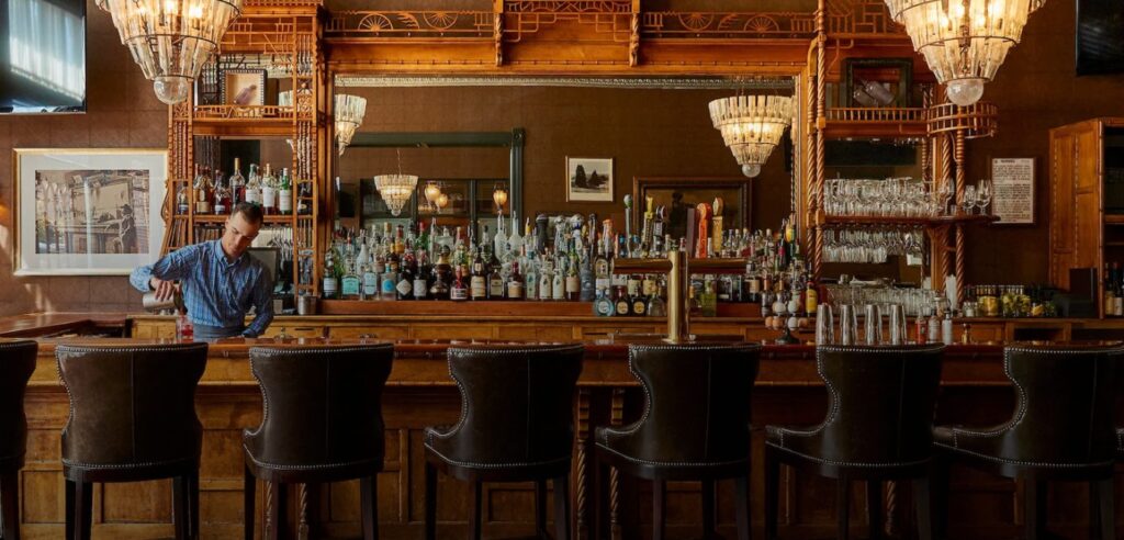 38 of the Best Bars in Aspen Snowmass - The Mountain Travelist